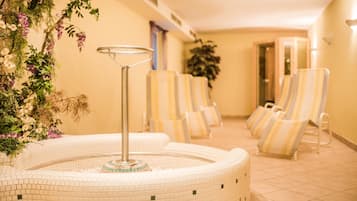 Sauna seca, banheira de hidromassagem, sauna a vapor