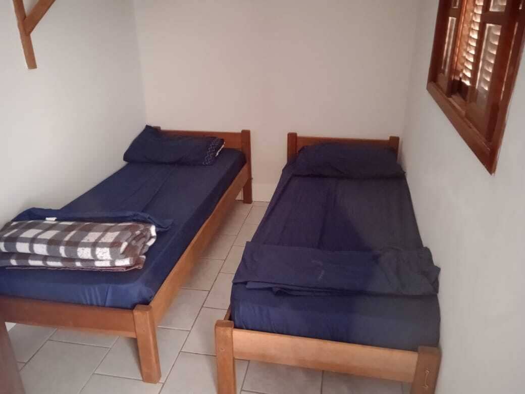 2 quartos, Wi-Fi de cortesia, roupa de cama