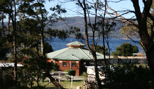 Snug Beach Cabin And Caravan Park - Tasmania
