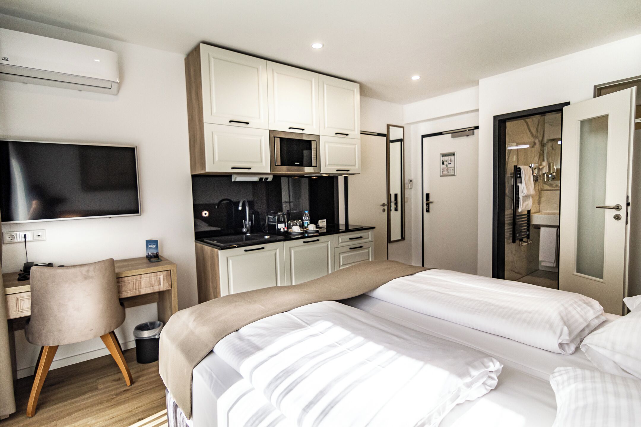 2 quartos, roupas de cama antialérgicas, cofres nos quartos
