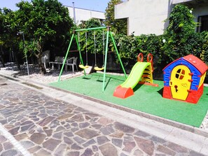 Área de recreio para crianças (ao ar livre)