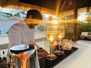 3 bares/lounges, bar na praia