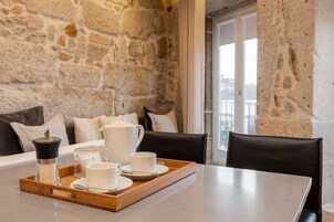 Apartamento Deluxe, 1 quarto, varanda (1) | Café e/ou cafeteira