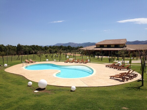 Agriturismo Saludi E Trigu - Cerdeña
