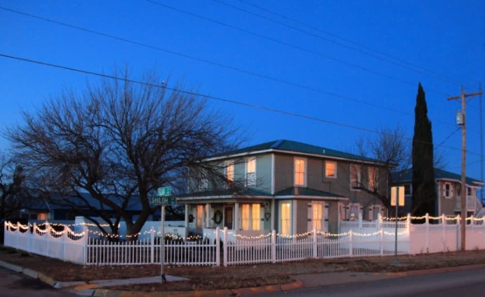 Music Garden Mansion - San Angelo, TX