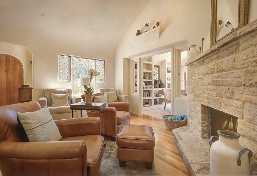 3770 Stone's Throw ~ Walk To The Ocean And Town - Big Sur, CA