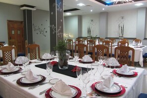 Café da manhã, almoço e jantar