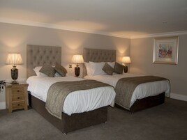 Apartamento, casa de banho anexa