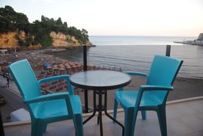 One-Bedroom Apartment with Balcony Sea View | Varanda