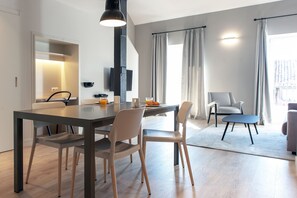 Duplex premium, 1 quarto | Sala de estar | TV LED