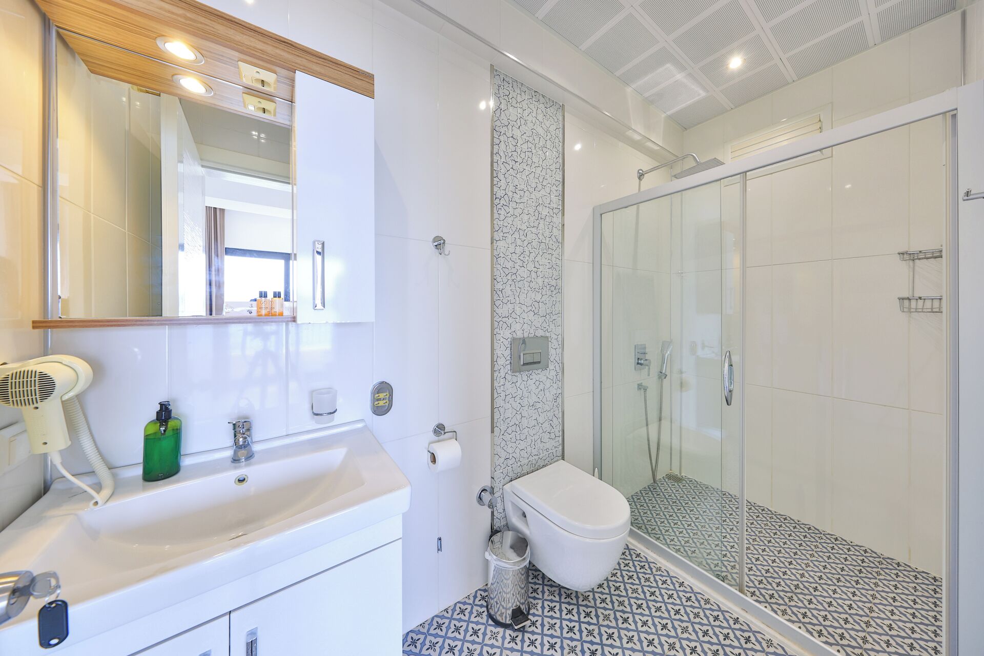 Quarto casal ou duplo luxo, vista para o mar | Roupas de cama premium, quartos à prova de som, Wi-Fi de cortesia