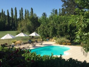 Piscina exterior sazonal 