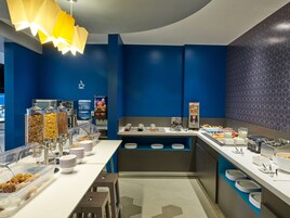 Café da manhã continental grátis todos os dias