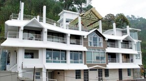 Fachada da propriedade