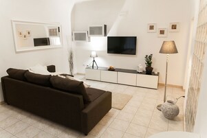Apartamento Comfort, 2 quartos | Sala de estar