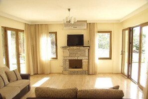 Villa, 5 quartos | Sala | Televisor LCD 