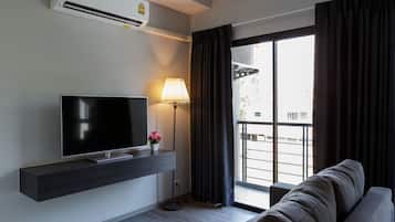 Quarto Familiar | Secretária, cortinas/cortinados opacos, camas desdobráveis
