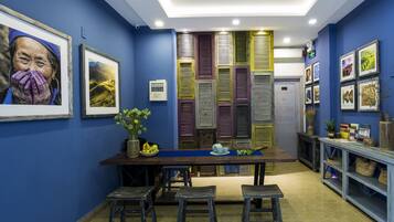 Área de estar no saguão