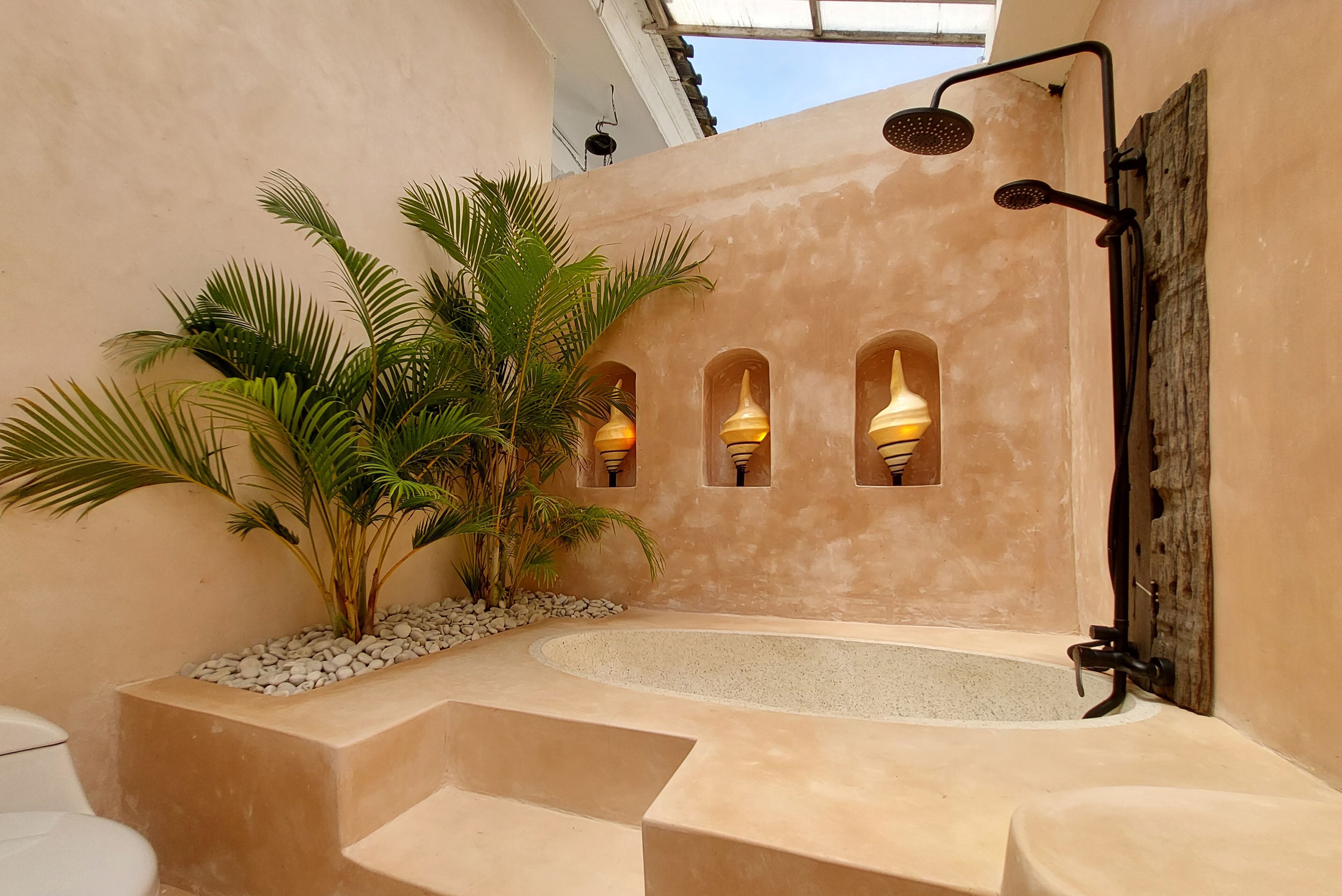 Villa Deluxe, 3 quartos, varanda, vista para a piscina | Casa de banho | Artigos de higiene pessoal grátis, um secador de cabelo, roupões 
