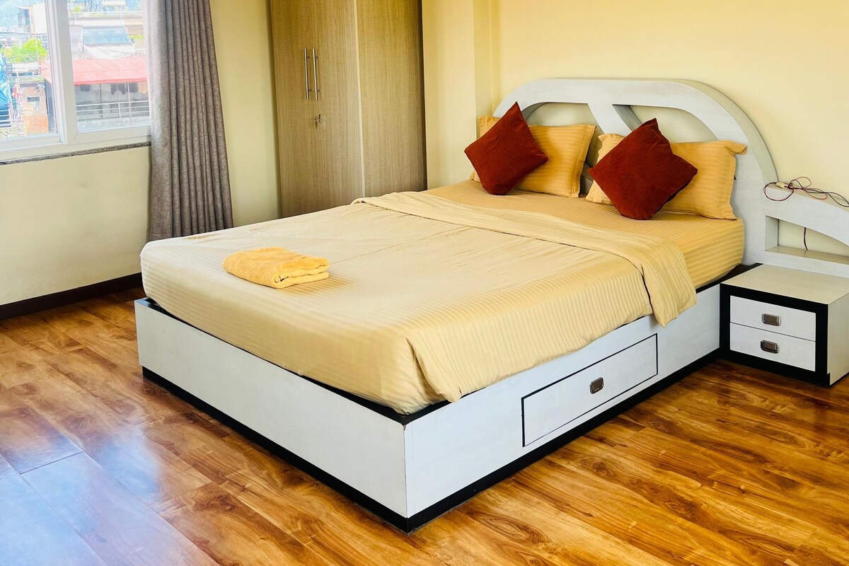 Penthouse de Luxo, 1 quarto | Wi-fi grátis, com decoração personalizada, com mobília individualizada 