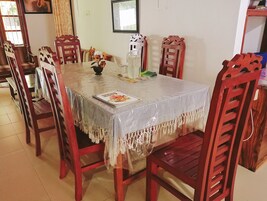 Café da manhã diário mediante uma taxa