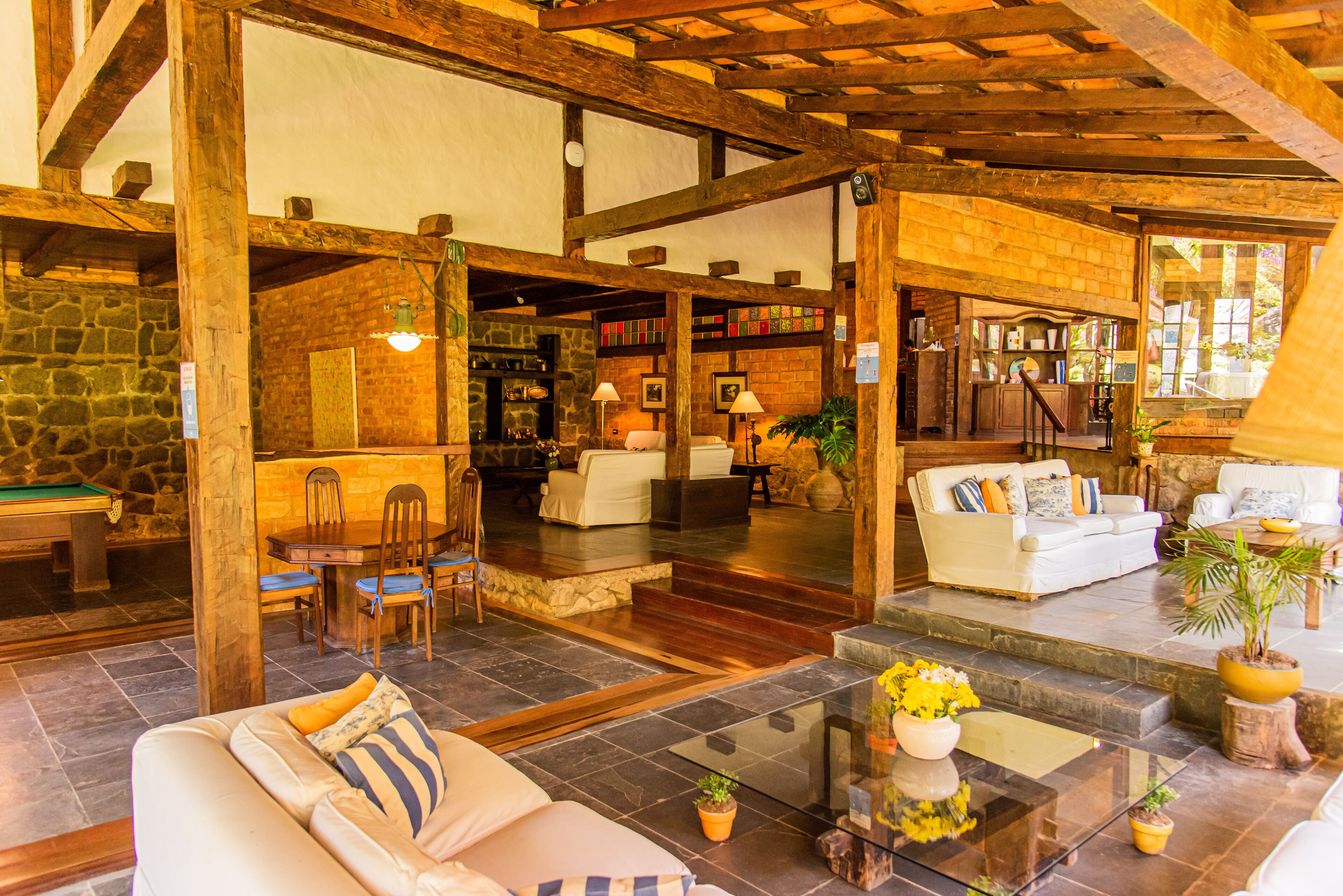 Televisor LED de 32 polegadas com canais por cabo 