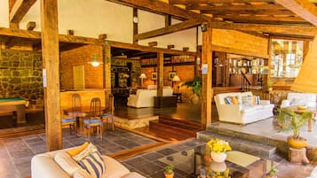 Televisor LED de 32 polegadas com canais por cabo