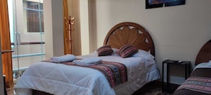 Quarto Twin, 2 camas individuais | Secretária, ferro/tábua de engomar, Wi-fi grátis 
