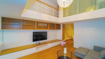 Loft Executivo, 2 quartos | Minibar, secretária, cortinas/cortinados opacos, Wi-fi grátis