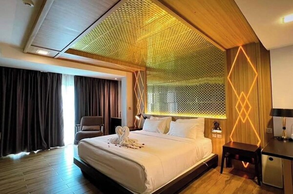 Holatel Hotel Phitsanulok - Phitsanulok