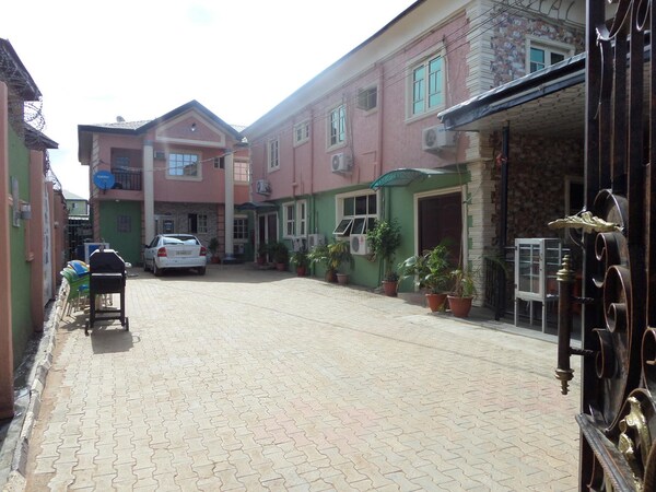 Royal Infinity International Hotel - Lagos, Nigeria