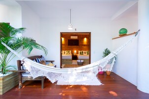 Quarto Quádruplo Standard | 1 quarto, minibar, secretária, ferro/tábua de engomar