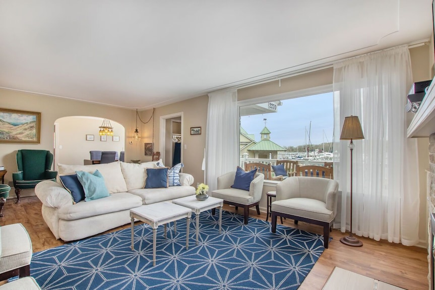 Tazelaar Cottage: Ice Skating, Snowshoeing, And Cozy Evenings - Holland State Park, Holland