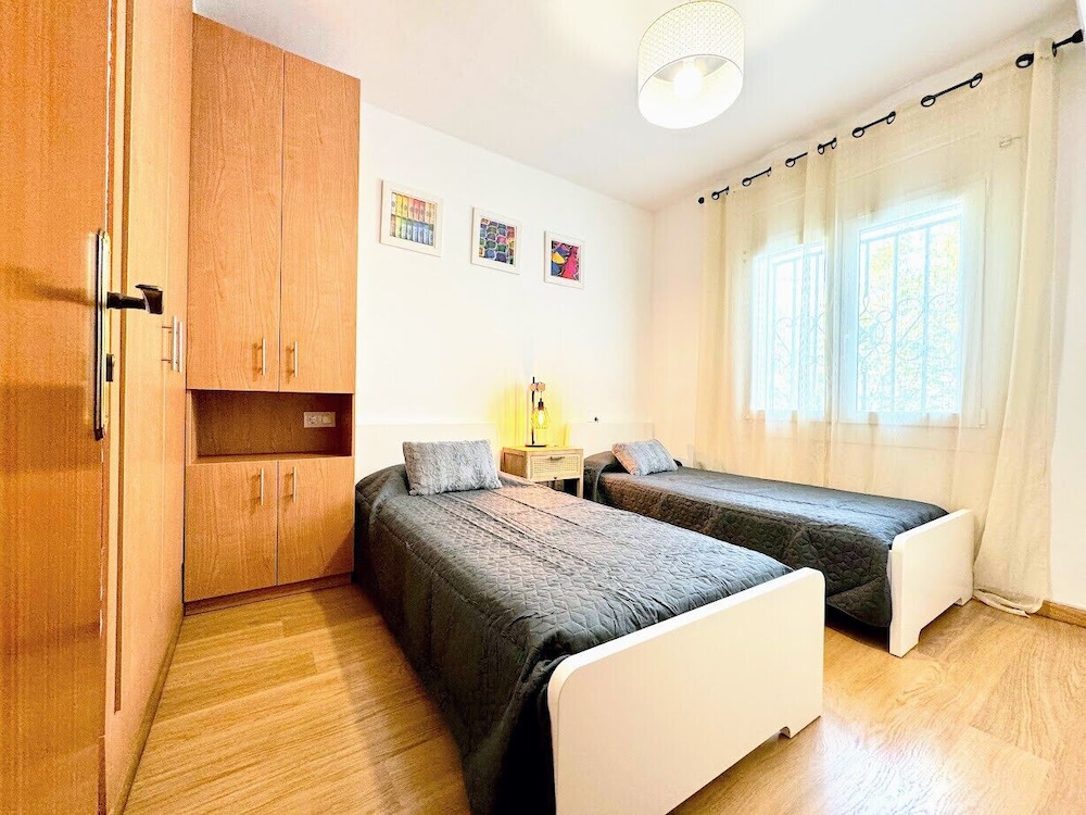 142-empuriabrava, House Very Confortable With Garden, Wifi Free - Empuriabrava