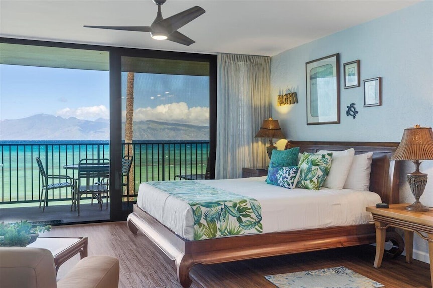 Stunning Oceanfront Luxury - Hawaii