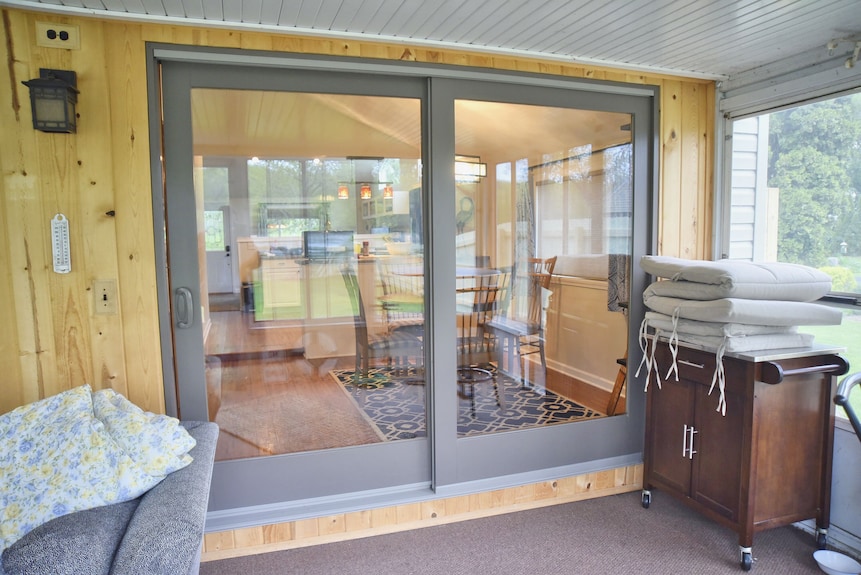 Riverfront Cabin On Rock River - Rockford, IL