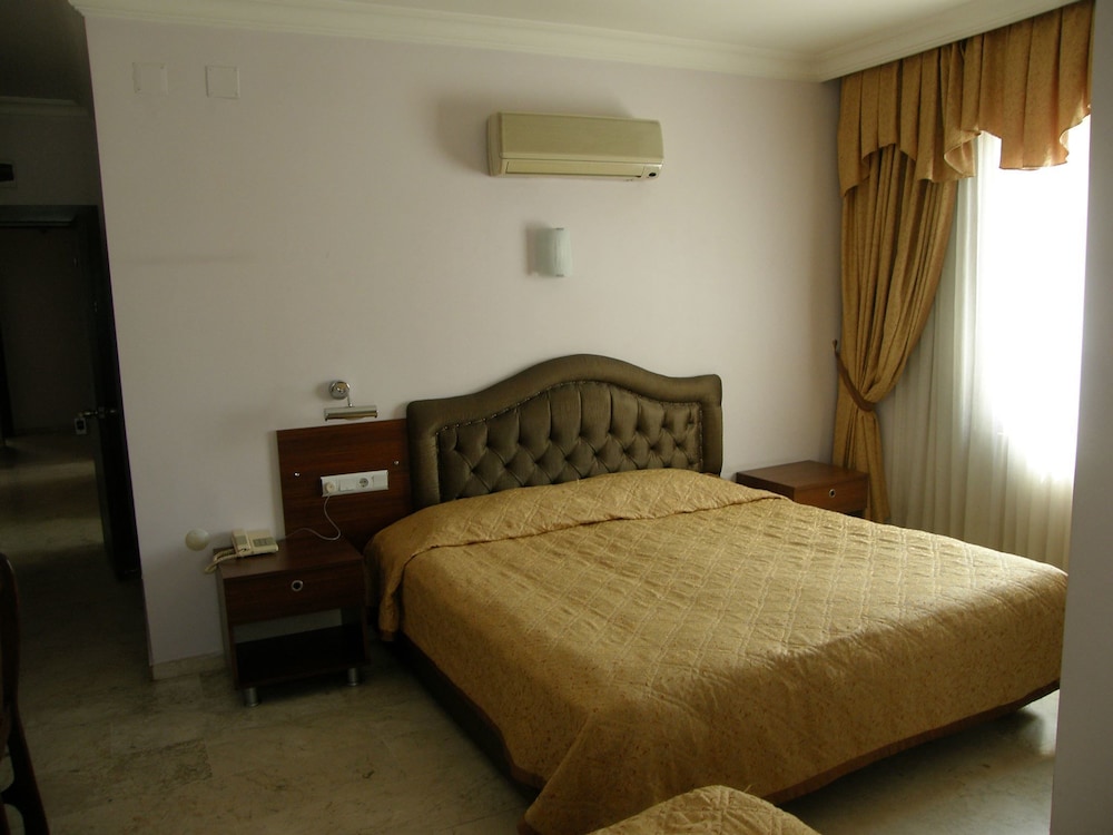 Akdeniz Hotel - Mezitli
