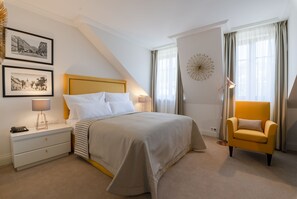 Quarto superior (Attic) | 1 quarto, frigobar, cofres nos quartos, escrivaninha