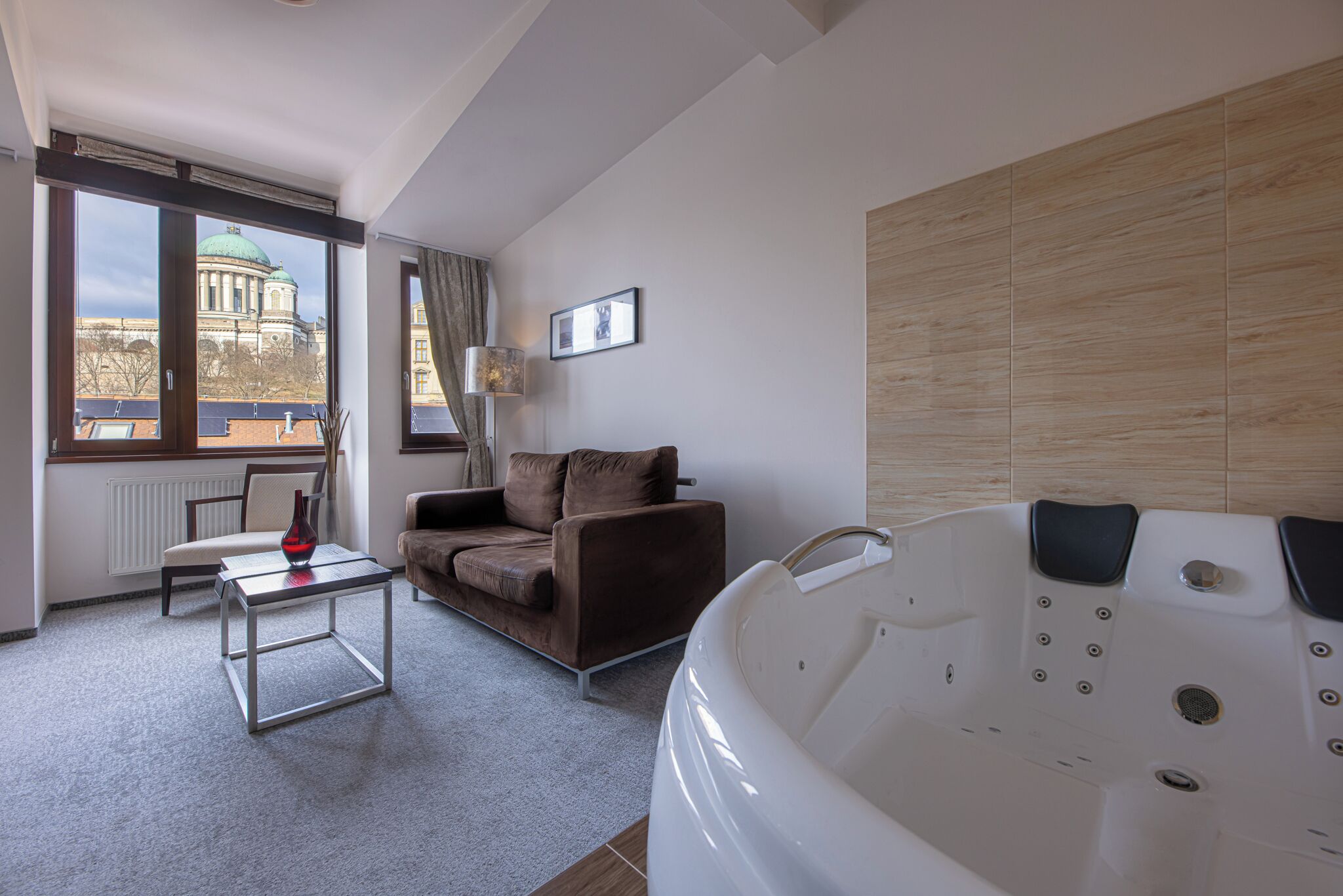 Suite Design, 1 quarto, banheira, Vista para a cidade | 1 quarto, roupa de alta qualidade, camas de colchão Select Comfort 