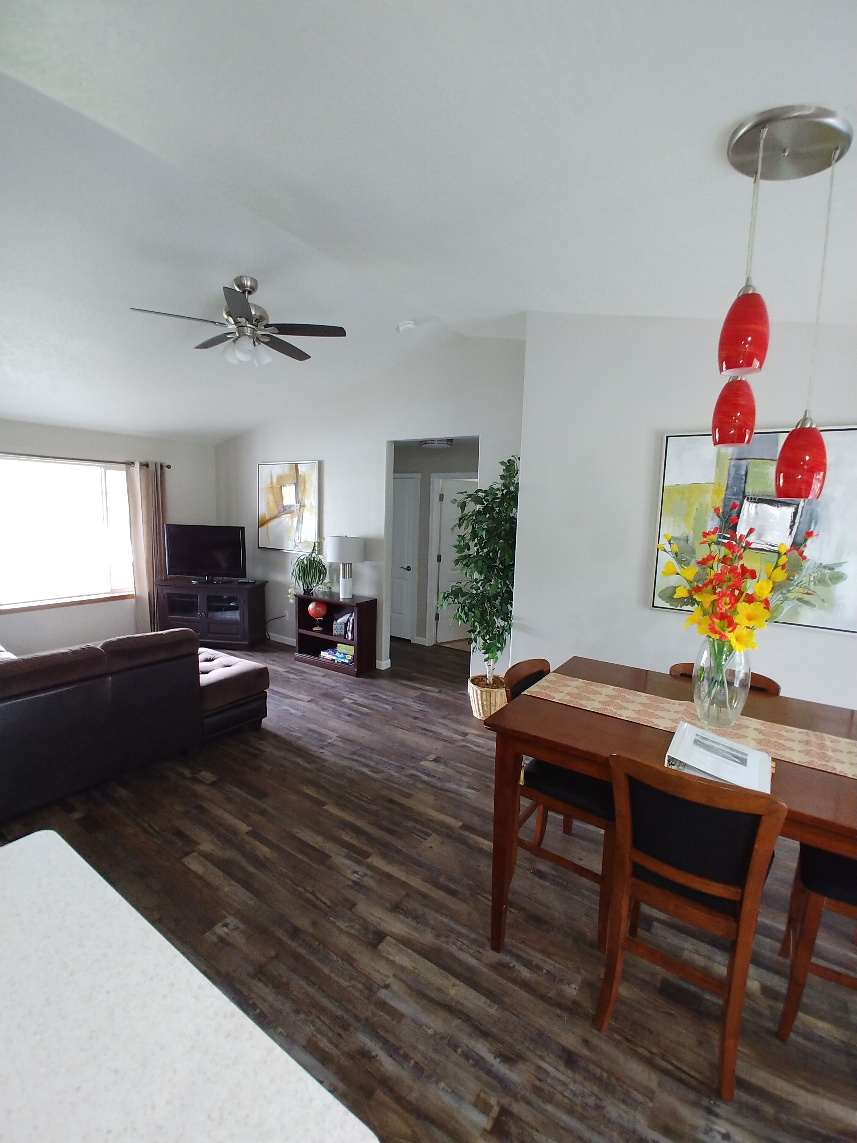 Close To City, Lakes, Golf, Skiing, Mountain Trails, The Best Of Both Worlds - Coeur d'Alene, ID