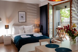 Roupas de cama premium, cofres nos quartos, quartos à prova de som