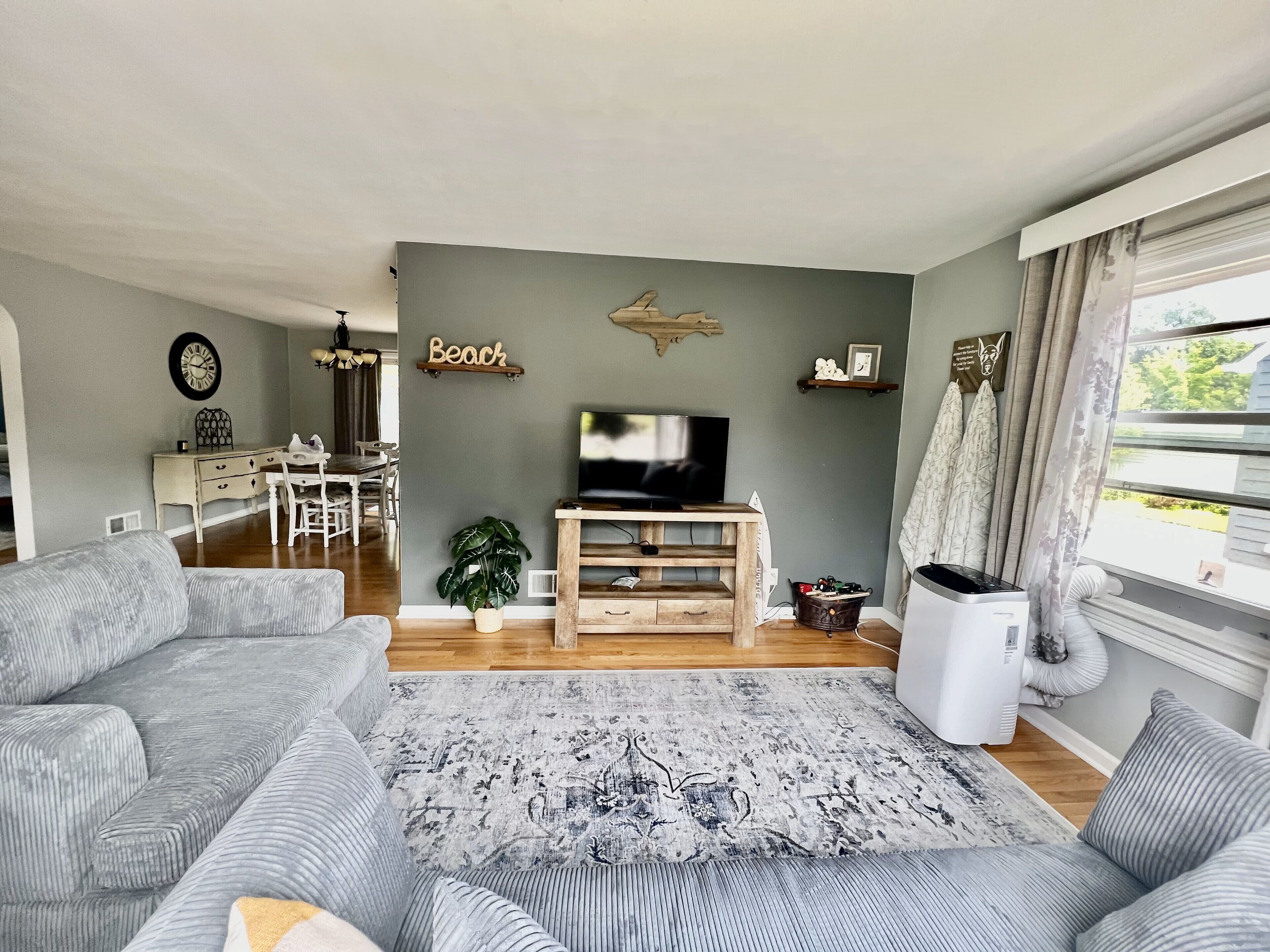 Clean, Cozy, Updated Home Walking Distance From Beach, Bike Path, And Downtown - Marquette, MI