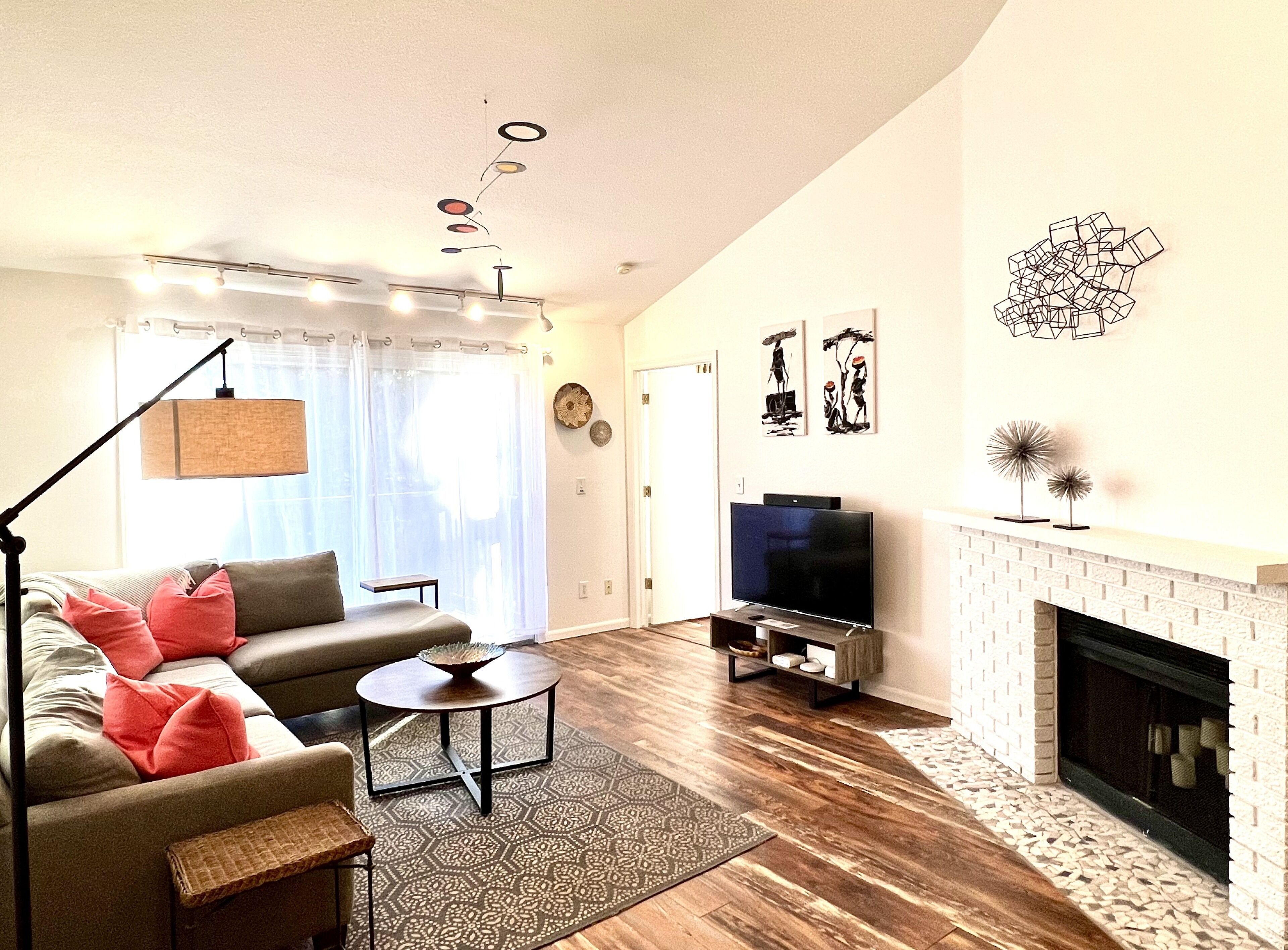 Modern 2 Bedrooms, 1 Bathroom Apartment - Fort Collins, CO