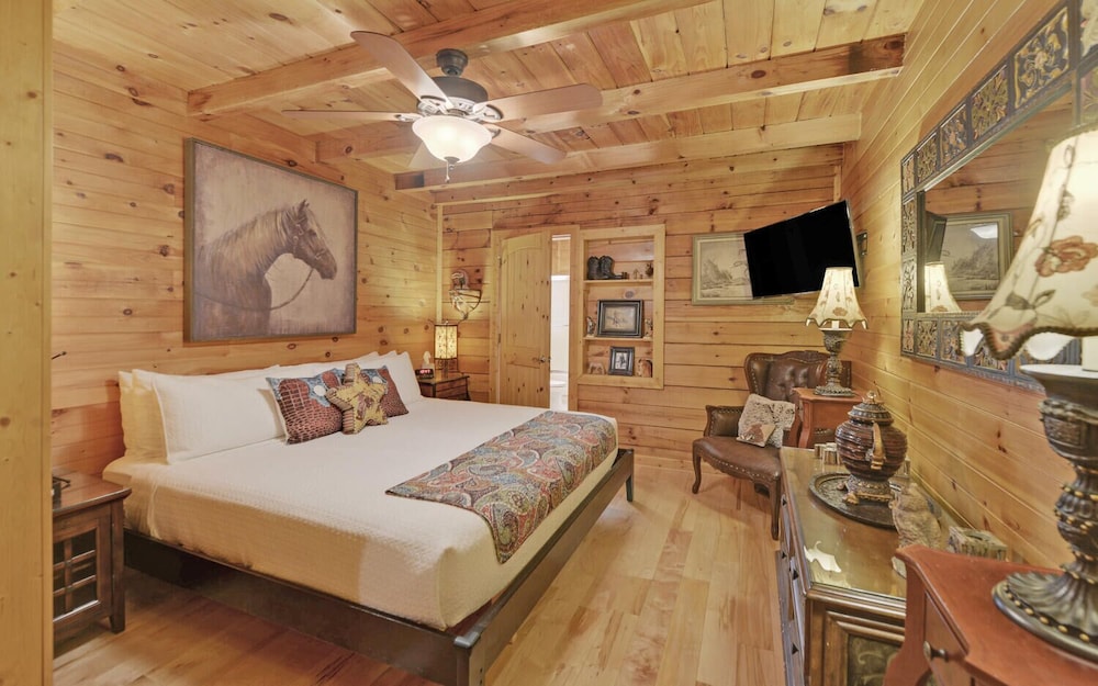 Lazy Bear Lodge: Getaways, Winetours, Bridal Parties,reunions, Corporate Retreat - Cleveland, GA