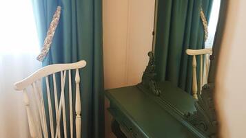 Cofre com capacidade para portátil, cortinas/cortinados opacos