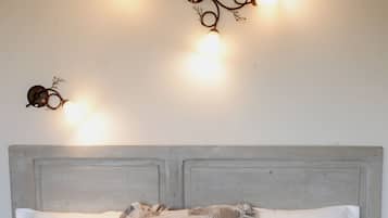 Quarto casal | Cofres nos quartos, cortinas blackout, quartos à prova de som