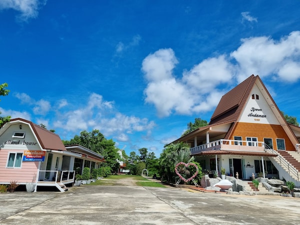 Brown Andaman Krabi - Ko Lanta