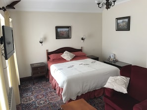 Quarto Duplo Deluxe | Ferro/tábua de engomar, Wi-fi grátis, roupa de cama fornecida 