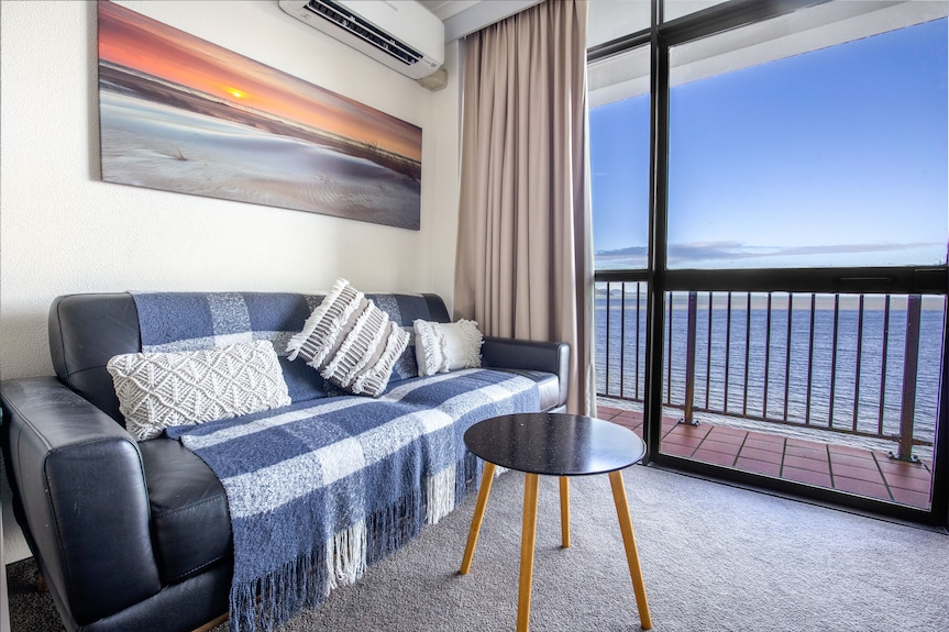 Top Floor Aquarius Amazing Ocean Views Fast Wifi Kayo Free Weekly Service -