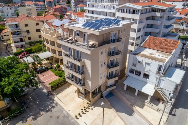 Almare Apartments  Budva - Budva